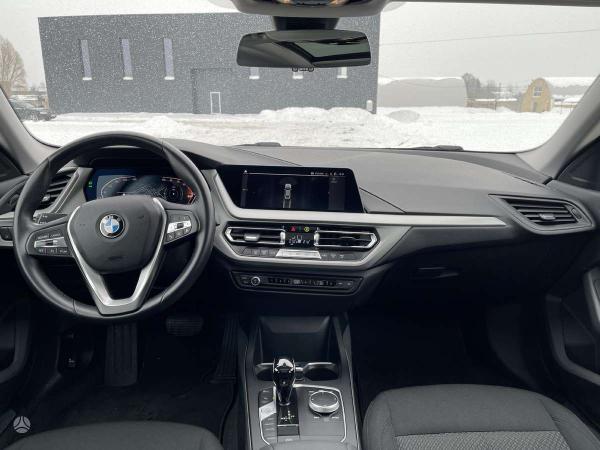 Pelēks BMW 216 2022 Mažeikiai, ar dzinēja tilpumu 1.50 L un nobraukumu 19 tūkst. km par 22500 €, foto 7 vietnē AUTOMOTO.COM.LV