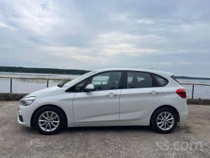 White BMW 216 2015 in Riga, with an engine capacity of 1.50 L and mileage of 247 thousand km for 5900 €, photo 3 on AUTOMOTO.COM.LV