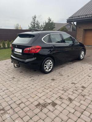 Melns BMW 218 Active Tourer 2014 Kauņa, ar dzinēja tilpumu 2.00 L un nobraukumu 303 tūkst. km par 6650 €, foto 3 vietnē AUTOMOTO.COM.LV