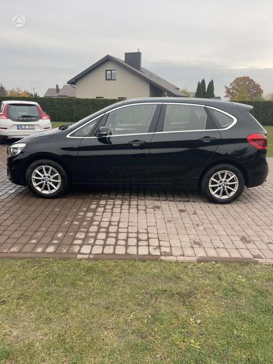 Melns BMW 218 Active Tourer 2014 Kauņa, ar dzinēja tilpumu 2.00 L un nobraukumu 303 tūkst. km par 6650 €, foto 6 vietnē AUTOMOTO.COM.LV