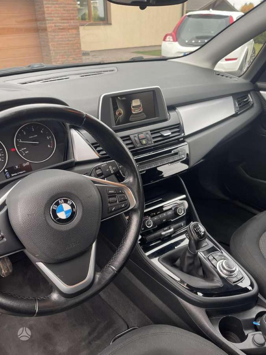 Melns BMW 218 Active Tourer 2014 Kauņa, ar dzinēja tilpumu 2.00 L un nobraukumu 303 tūkst. km par 6650 €, foto 10 vietnē AUTOMOTO.COM.LV