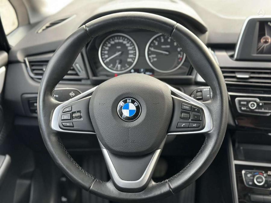 Black BMW 218 Active Tourer 2015 in Vilnius, with an engine capacity of 0.00 L and mileage of 220 thousand km for 7100 €, photo 10 on AUTOMOTO.COM.LV