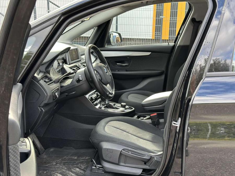 Black BMW 218 Active Tourer 2015 in Vilnius, with an engine capacity of 0.00 L and mileage of 220 thousand km for 7100 €, photo 18 on AUTOMOTO.COM.LV