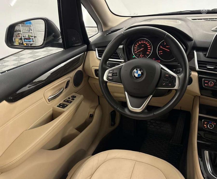 Melns BMW 218 Active Tourer 2014 Marijampole, ar dzinēja tilpumu 2.00 L un nobraukumu 319 tūkst. km par 6750 €, foto 9 vietnē AUTOMOTO.COM.LV