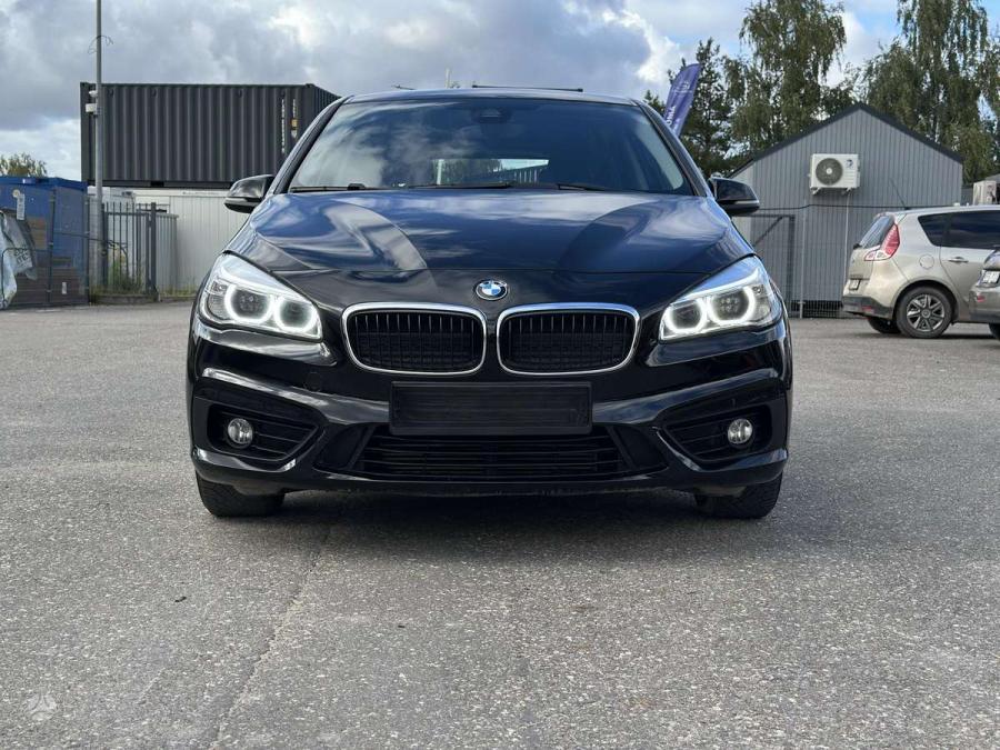 Black BMW 218 Active Tourer 2015 in Vilnius, with an engine capacity of 1.50 L and mileage of 220 thousand km for 7000 €, photo 1 on AUTOMOTO.COM.LV