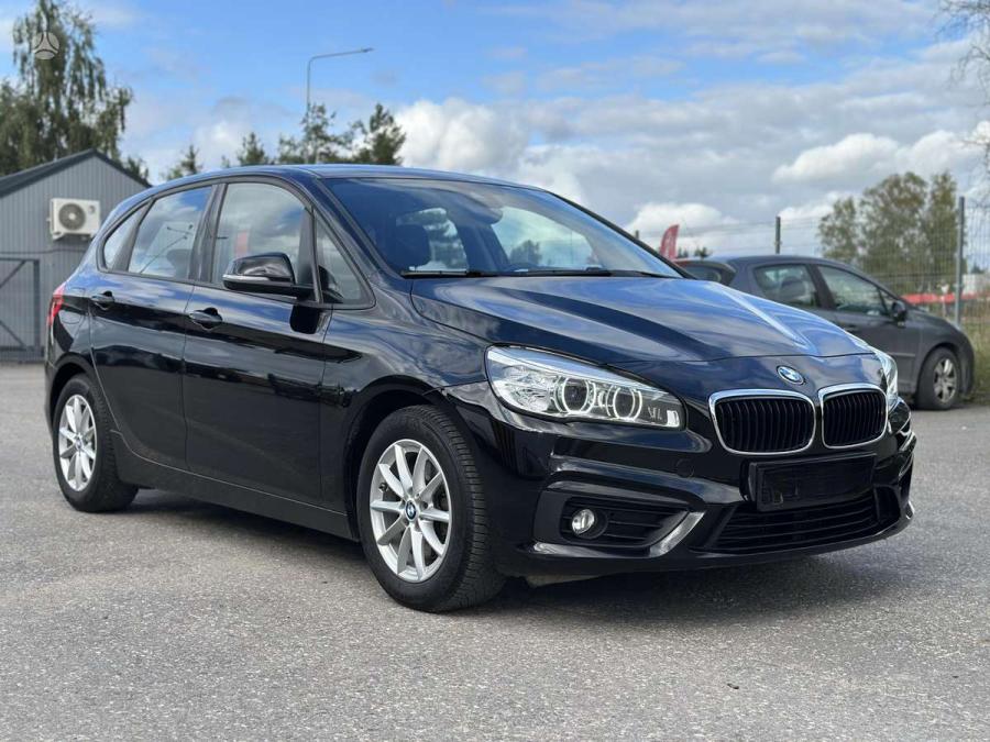 Black BMW 218 Active Tourer 2015 in Vilnius, with an engine capacity of 1.50 L and mileage of 220 thousand km for 7000 €, photo 3 on AUTOMOTO.COM.LV