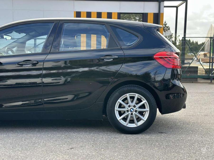 Black BMW 218 Active Tourer 2015 in Vilnius, with an engine capacity of 1.50 L and mileage of 220 thousand km for 7000 €, photo 8 on AUTOMOTO.COM.LV