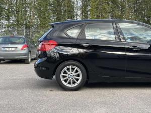 Black BMW 218 Active Tourer 2015 in Vilnius, with an engine capacity of 1.50 L and mileage of 220 thousand km for 7000 €, photo 9 on AUTOMOTO.COM.LV