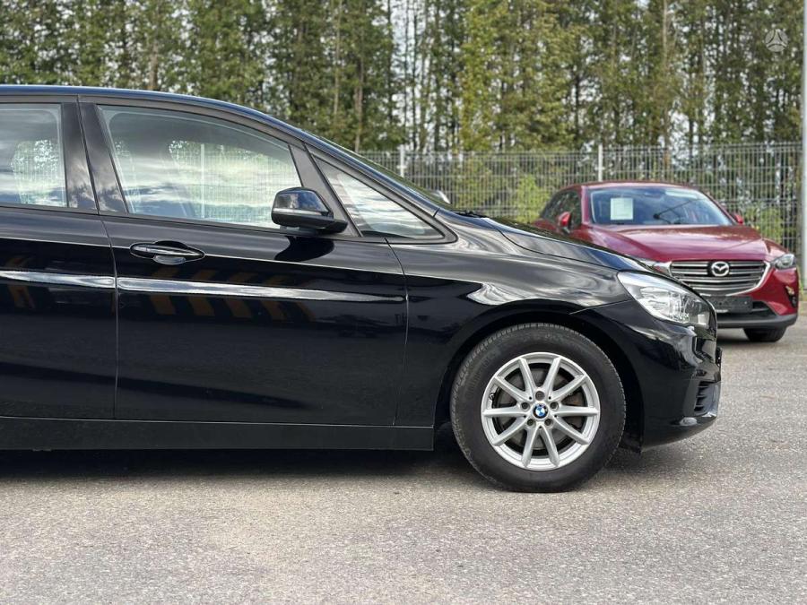 Black BMW 218 Active Tourer 2015 in Vilnius, with an engine capacity of 1.50 L and mileage of 220 thousand km for 7000 €, photo 10 on AUTOMOTO.COM.LV