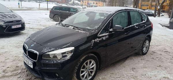 Black BMW 218 Active Tourer 2015 in Kaunas, with an engine capacity of 2.00 L and mileage of 289 thousand km for 6650 €, photo 4 on AUTOMOTO.COM.LV