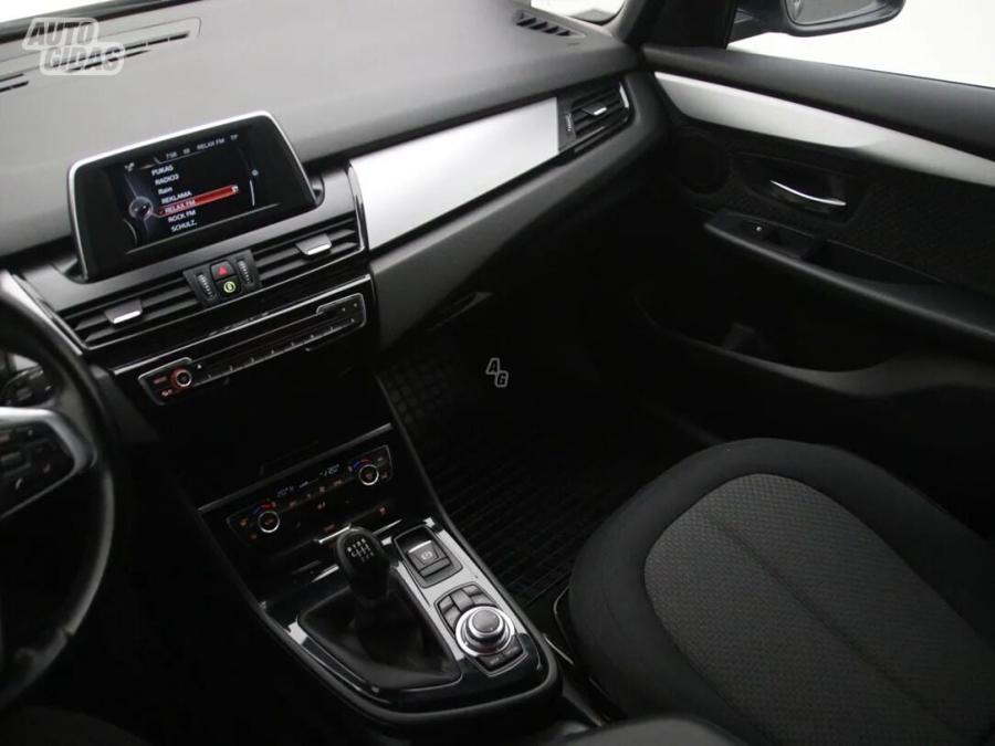Melns BMW 218 Active Tourer 2015 Viļņa, ar dzinēja tilpumu 2.00 L un nobraukumu 247 tūkst. km par 7599 €, foto 22 vietnē AUTOMOTO.COM.LV