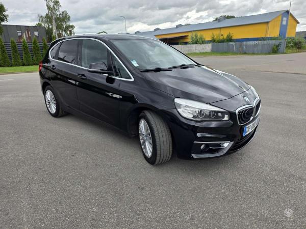 Melns BMW 218 Active Tourer 2015 Tauragė, ar dzinēja tilpumu 2.00 L un nobraukumu 180 tūkst. km par 7999 €, foto 2 vietnē AUTOMOTO.COM.LV