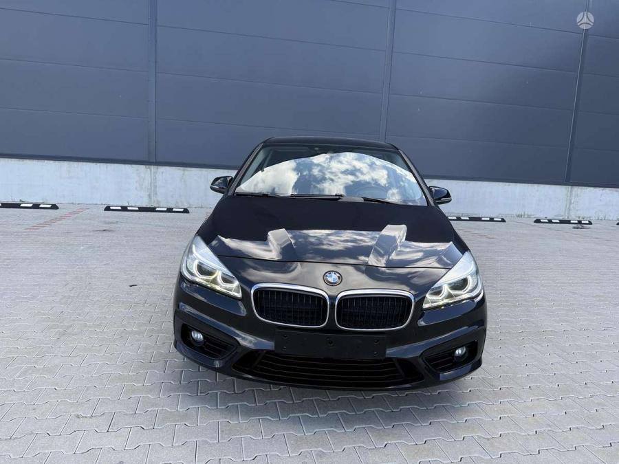Черный БМВ 218 Active Tourer 2015 в Шяуляй, объемом двигателя 2.00 л и пробегом 260 тыс. км за 6500 €, фото 3 на AUTOMOTO.COM.LV
