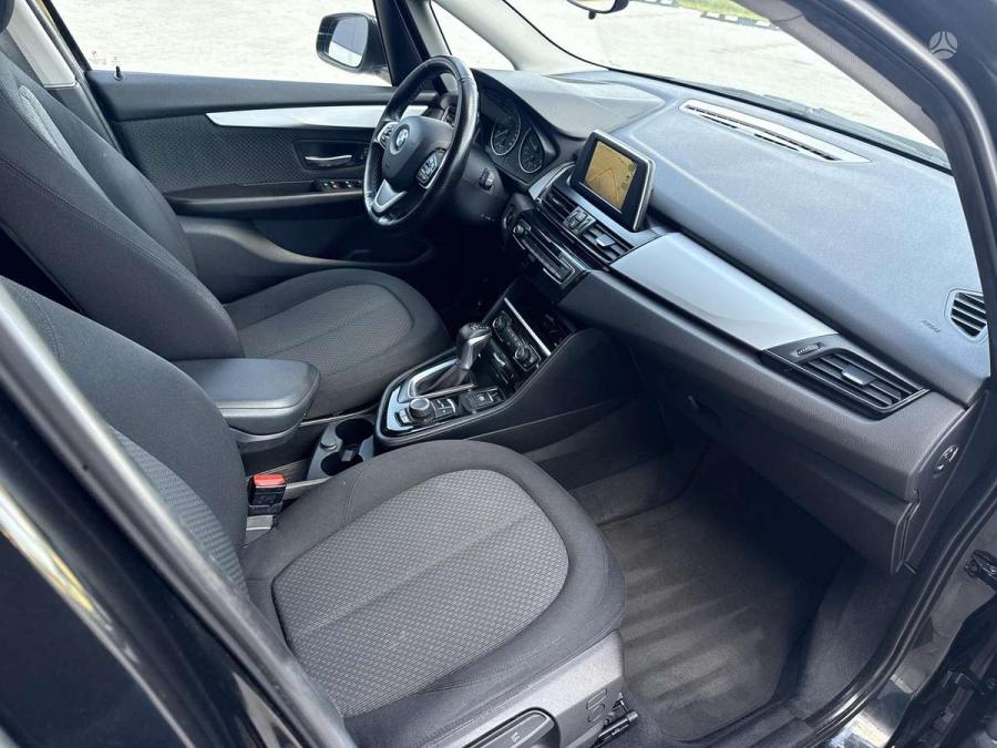 Черный БМВ 218 Active Tourer 2015 в Шяуляй, объемом двигателя 2.00 л и пробегом 260 тыс. км за 6500 €, фото 10 на AUTOMOTO.COM.LV