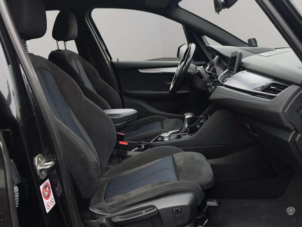 Melns BMW 218 Active Tourer 2015 Viļņa, ar dzinēja tilpumu 1.50 L un nobraukumu 218 tūkst. km par 10999 €, foto 8 vietnē AUTOMOTO.COM.LV