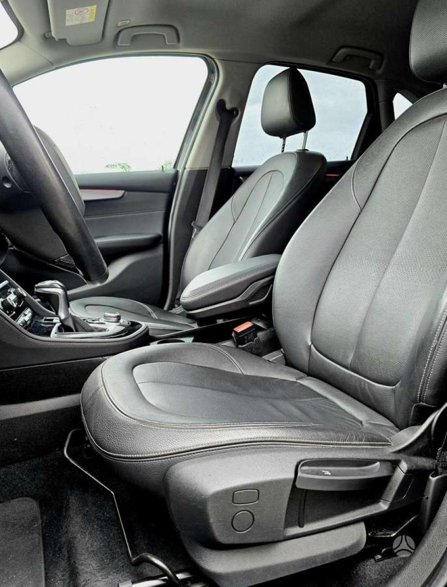 Melns BMW 218 Active Tourer 2015 Tauragė, ar dzinēja tilpumu 2.00 L un nobraukumu 184 tūkst. km par 9500 €, foto 22 vietnē AUTOMOTO.COM.LV