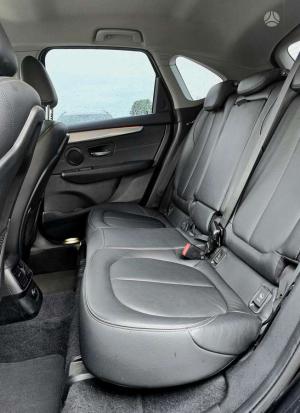 Melns BMW 218 Active Tourer 2015 Tauragė, ar dzinēja tilpumu 2.00 L un nobraukumu 184 tūkst. km par 9500 €, foto 26 vietnē AUTOMOTO.COM.LV