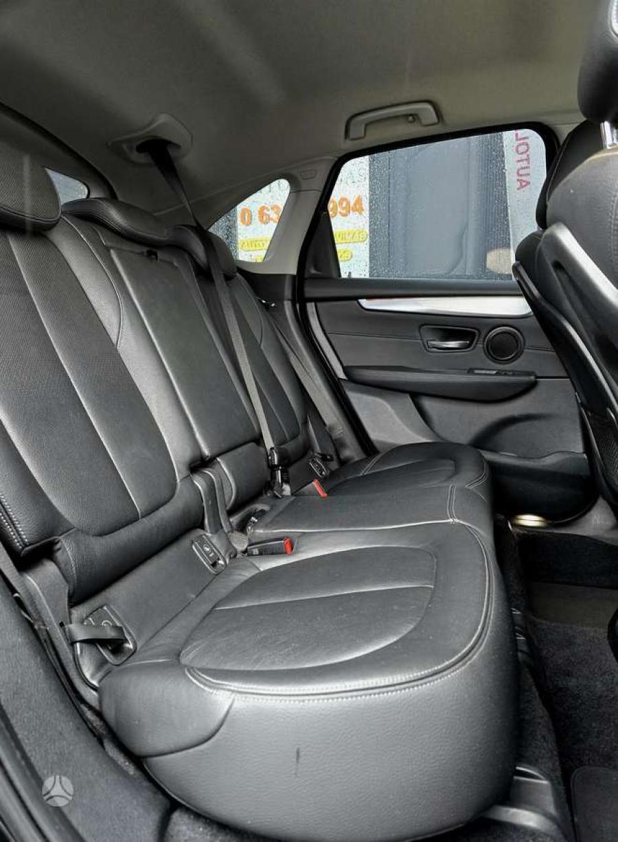 Melns BMW 218 Active Tourer 2015 Tauragė, ar dzinēja tilpumu 2.00 L un nobraukumu 184 tūkst. km par 9500 €, foto 27 vietnē AUTOMOTO.COM.LV