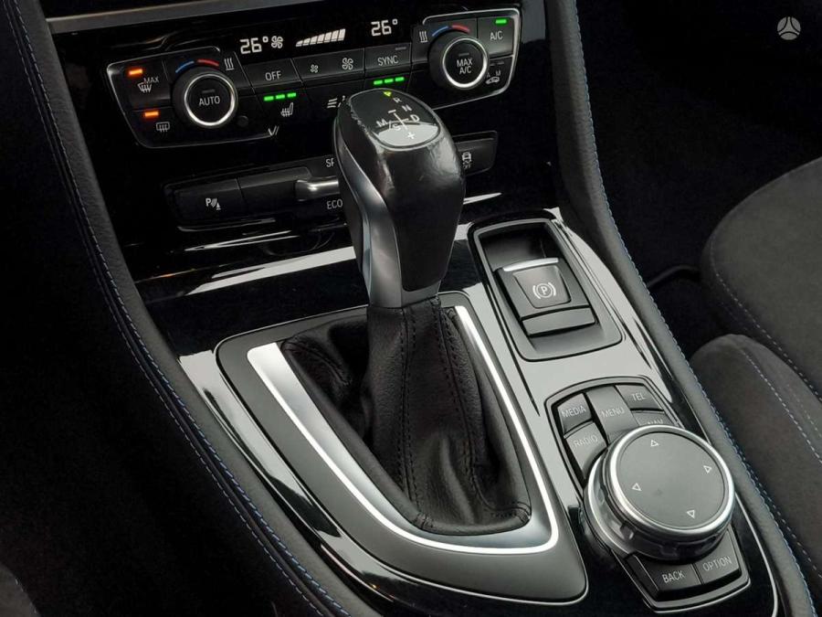 Melns BMW 218 Active Tourer 2015 Viļņa, ar dzinēja tilpumu 1.50 L un nobraukumu 218 tūkst. km par 9999 €, foto 17 vietnē AUTOMOTO.COM.LV