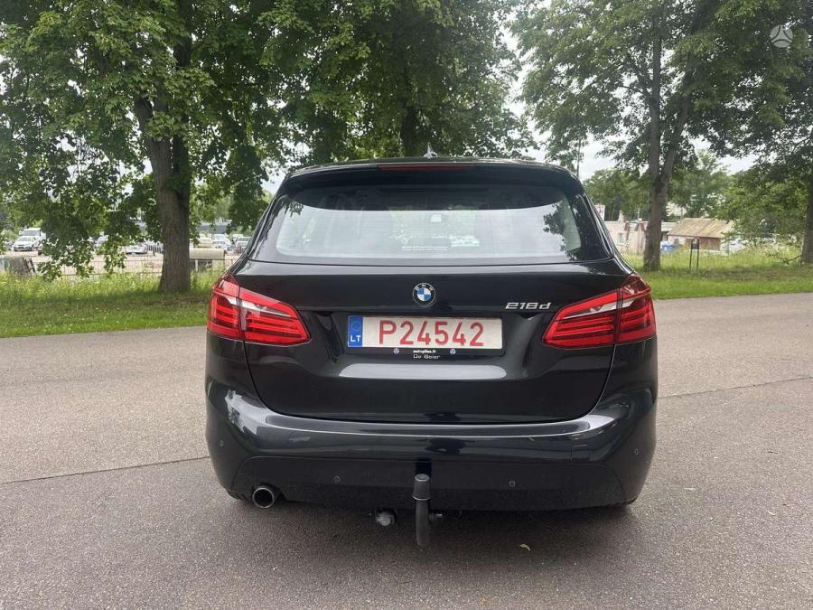 Black BMW 218 Active Tourer 2015 in Alytus, with an engine capacity of 2.00 L and mileage of 300 thousand km for 7600 €, photo 6 on AUTOMOTO.COM.LV