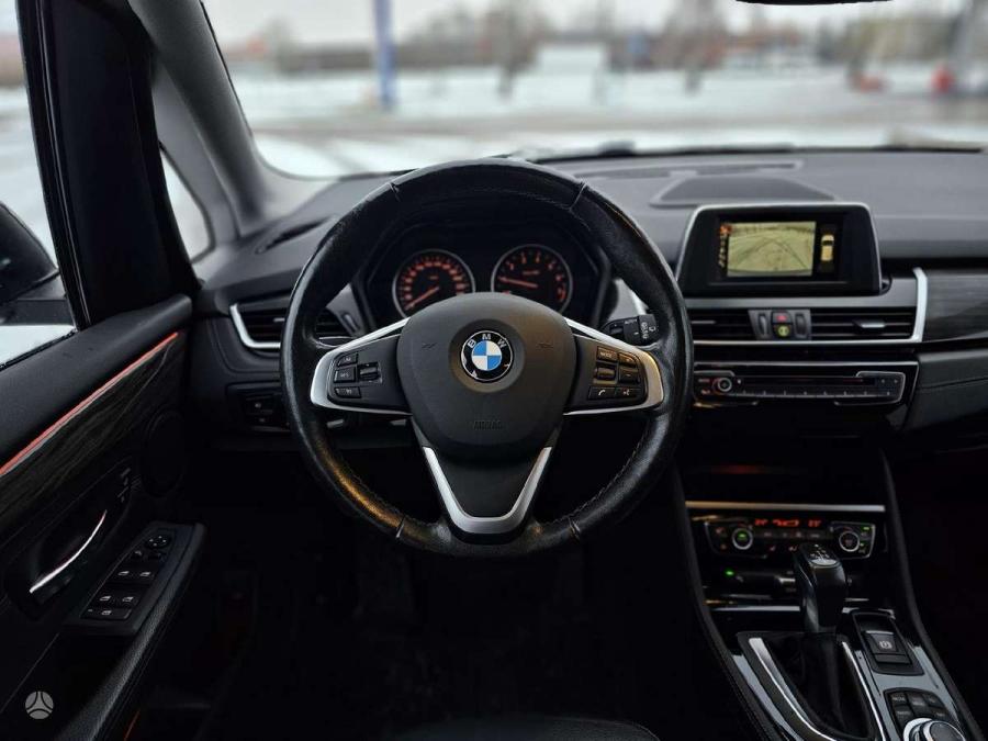 Melns BMW 218 Active Tourer 2016 Rokiškis, ar dzinēja tilpumu 1.50 L un nobraukumu 240 tūkst. km par 6350 €, foto 17 vietnē AUTOMOTO.COM.LV