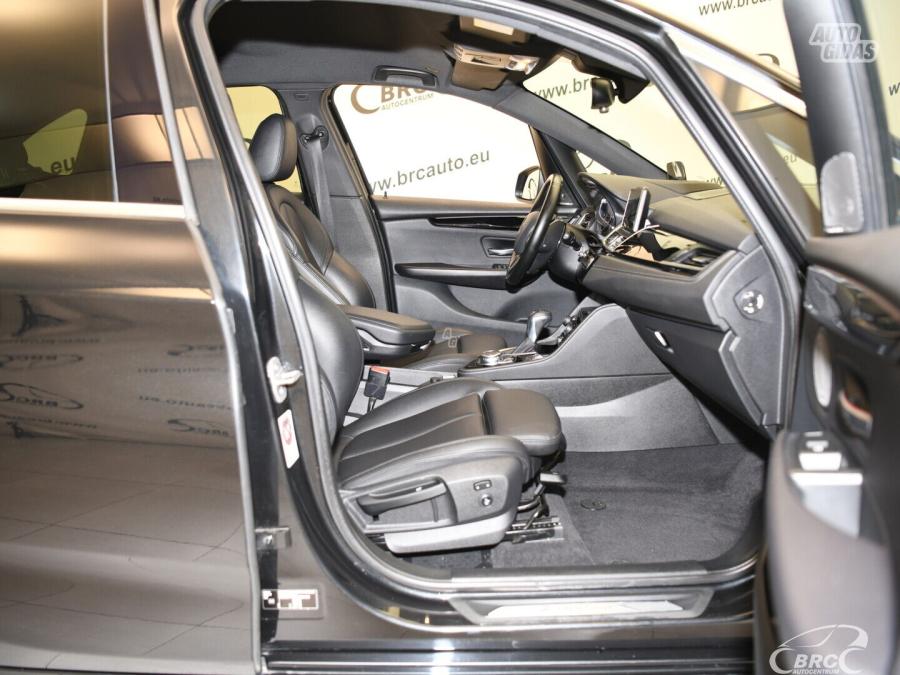 Melns BMW 218 Active Tourer 2016 Avižieniai, ar dzinēja tilpumu 2.00 L un nobraukumu 321 tūkst. km par 7500 €, foto 5 vietnē AUTOMOTO.COM.LV