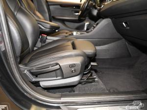 Melns BMW 218 Active Tourer 2016 Avižieniai, ar dzinēja tilpumu 2.00 L un nobraukumu 321 tūkst. km par 7500 €, foto 7 vietnē AUTOMOTO.COM.LV