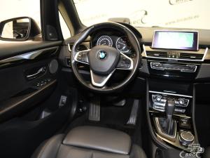 Melns BMW 218 Active Tourer 2016 Avižieniai, ar dzinēja tilpumu 2.00 L un nobraukumu 321 tūkst. km par 7500 €, foto 16 vietnē AUTOMOTO.COM.LV