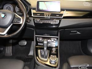 Melns BMW 218 Active Tourer 2016 Avižieniai, ar dzinēja tilpumu 2.00 L un nobraukumu 321 tūkst. km par 7500 €, foto 17 vietnē AUTOMOTO.COM.LV