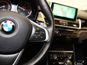 Melns BMW 218 Active Tourer 2016 Avižieniai, ar dzinēja tilpumu 2.00 L un nobraukumu 321 tūkst. km par 7500 €, foto 32 vietnē AUTOMOTO.COM.LV