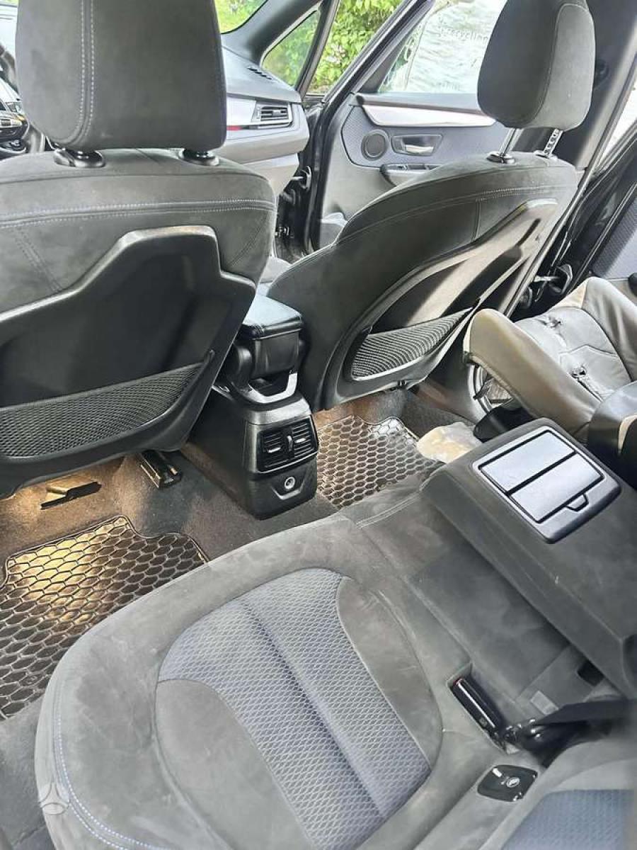 Black BMW 218 Active Tourer 2017 in Vilnius, with an engine capacity of 2.00 L and mileage of 183 thousand km for 9000 €, photo 6 on AUTOMOTO.COM.LV