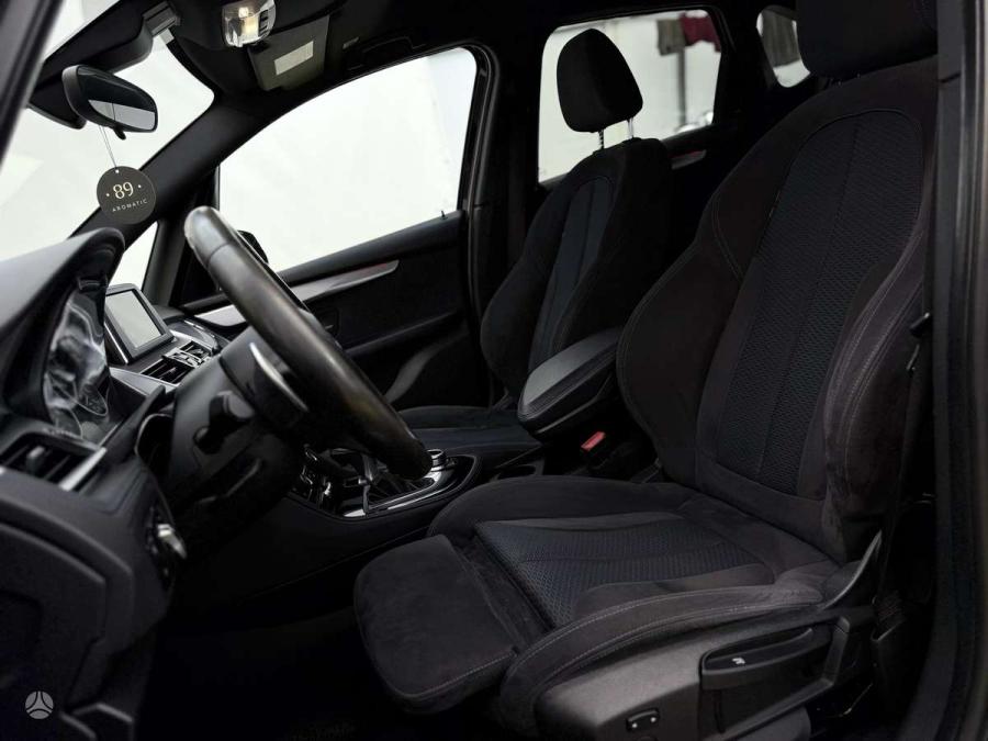 Black BMW 218 Active Tourer 2017 in Vilnius, with an engine capacity of 2.00 L and mileage of 191 thousand km for 9790 €, photo 11 on AUTOMOTO.COM.LV