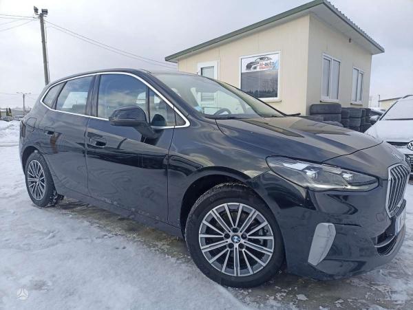 Melns BMW 218 Active Tourer 2023 Viļņa, ar dzinēja tilpumu 1.50 L un nobraukumu 144 tūkst. km par 23353 €, foto 1 vietnē AUTOMOTO.COM.LV