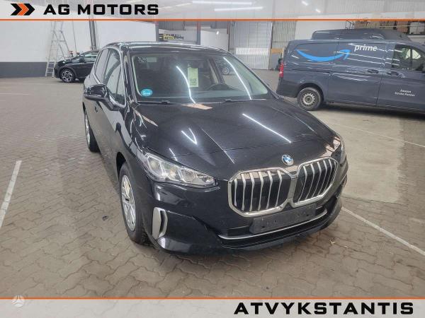 Melns BMW 218 Active Tourer 2023 Viļņa, ar dzinēja tilpumu 1.50 L un nobraukumu 108 tūkst. km par 21500 €, foto 2 vietnē AUTOMOTO.COM.LV