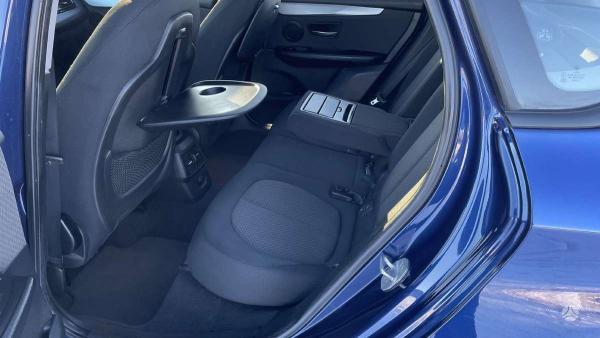 Blue BMW 218 Active Tourer 2015 in Siauliai, with an engine capacity of 2.00 L and mileage of 260 thousand km for 7999 €, photo 11 on AUTOMOTO.COM.LV