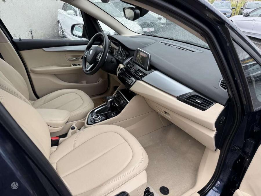 Blue BMW 218 Active Tourer 2017 in Telschi, with an engine capacity of 2.00 L and mileage of 238 thousand km for 7300 €, photo 22 on AUTOMOTO.COM.LV