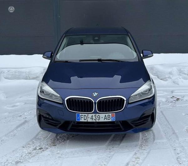 Blue BMW 218 Active Tourer 2019 in Vilnius, with an engine capacity of 2.00 L and mileage of 192 thousand km for 8000 €, photo 2 on AUTOMOTO.COM.LV