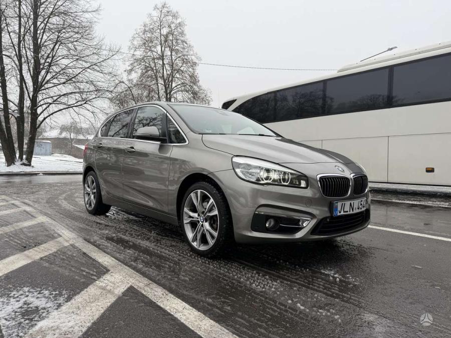 Brown BMW 218 Active Tourer 2016 in Vilnius, with an engine capacity of 2.00 L and mileage of 91 thousand km for 11000 €, photo 1 on AUTOMOTO.COM.LV