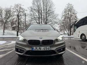 Brown BMW 218 Active Tourer 2016 in Vilnius, with an engine capacity of 2.00 L and mileage of 91 thousand km for 11000 €, photo 5 on AUTOMOTO.COM.LV