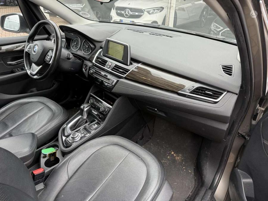 Brūns BMW 218 Active Tourer 2015 Šauļi, ar dzinēja tilpumu 2.00 L un nobraukumu 290 tūkst. km par 5850 €, foto 6 vietnē AUTOMOTO.COM.LV
