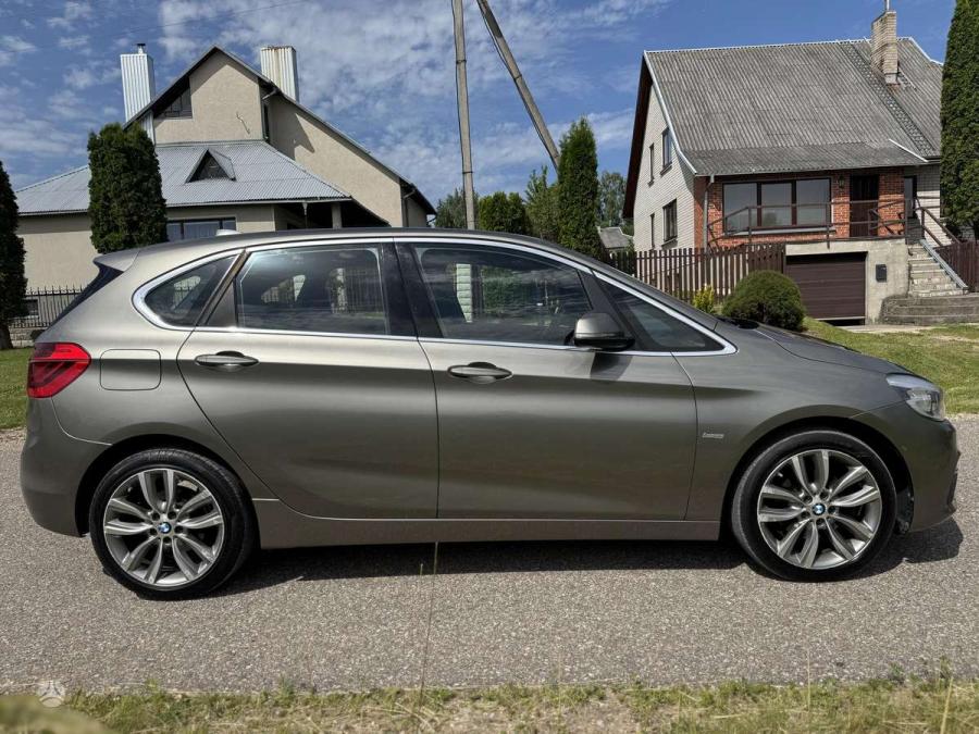 Brown BMW 218 Active Tourer 2015 in Utena, with an engine capacity of 2.00 L and mileage of 160 thousand km for 8950 €, photo 5 on AUTOMOTO.COM.LV