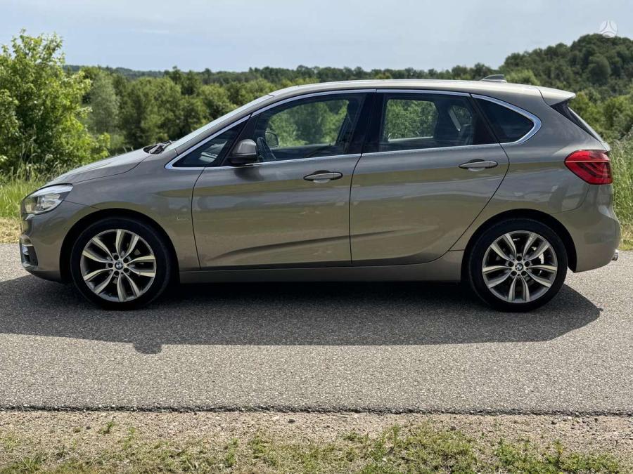 Brown BMW 218 Active Tourer 2015 in Utena, with an engine capacity of 2.00 L and mileage of 160 thousand km for 8950 €, photo 9 on AUTOMOTO.COM.LV