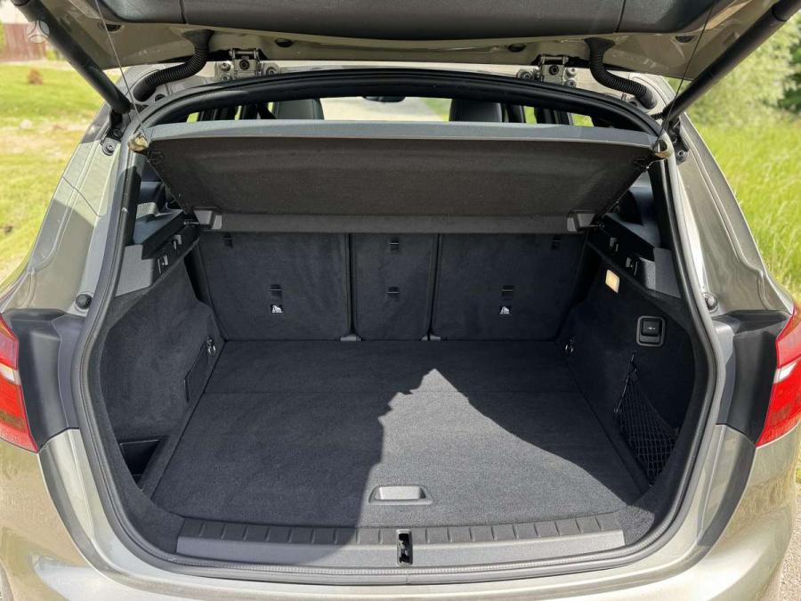 Brown BMW 218 Active Tourer 2015 in Utena, with an engine capacity of 2.00 L and mileage of 160 thousand km for 8950 €, photo 10 on AUTOMOTO.COM.LV