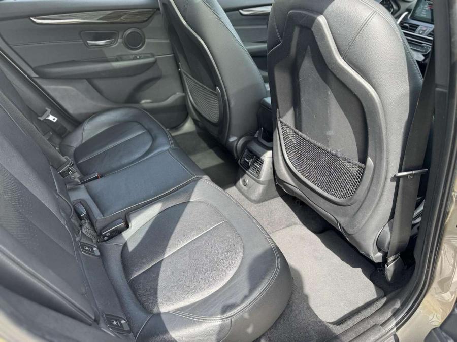 Brown BMW 218 Active Tourer 2015 in Utena, with an engine capacity of 2.00 L and mileage of 160 thousand km for 8950 €, photo 12 on AUTOMOTO.COM.LV