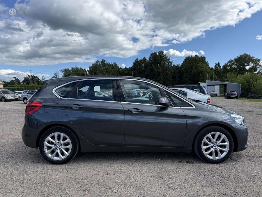 Pelēks BMW 218 Active Tourer 2015 Utena, ar dzinēja tilpumu 2.00 L un nobraukumu 178 tūkst. km par 6800 €, foto 7 vietnē AUTOMOTO.COM.LV