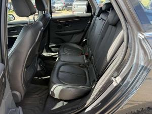 Pelēks BMW 218 Active Tourer 2015 Utena, ar dzinēja tilpumu 2.00 L un nobraukumu 178 tūkst. km par 6800 €, foto 14 vietnē AUTOMOTO.COM.LV
