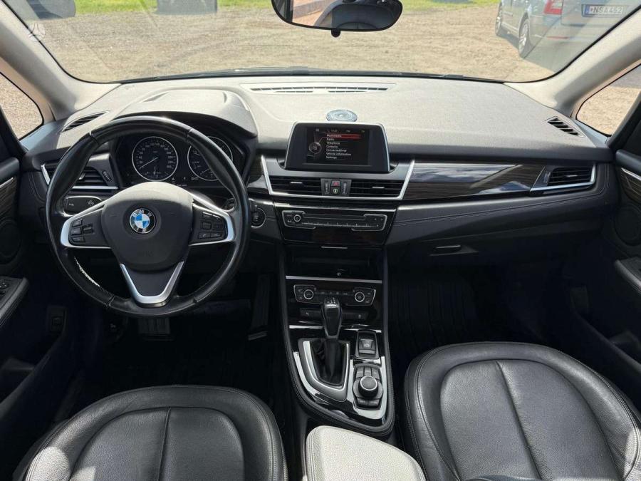 Grey BMW 218 Active Tourer 2015 in Utena, with an engine capacity of 2.00 L and mileage of 178 thousand km for 6750 €, photo 12 on AUTOMOTO.COM.LV