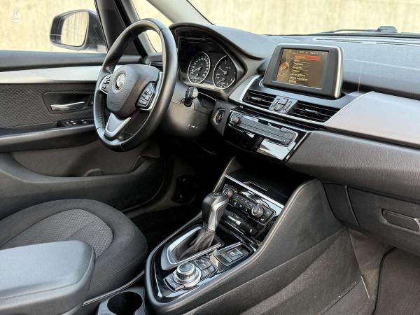 Pelēks BMW 218 Active Tourer 2016 Viļņa, ar dzinēja tilpumu 2.00 L un nobraukumu 221 tūkst. km par 8200 €, foto 9 vietnē AUTOMOTO.COM.LV