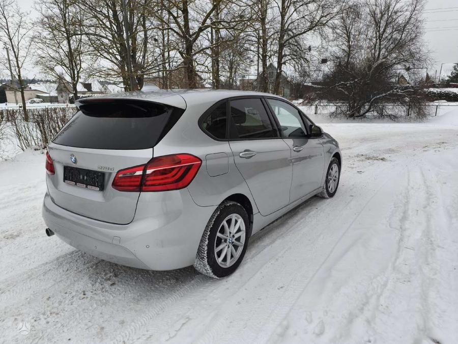 Pelēks BMW 218 Active Tourer 2017 Kelmė, ar dzinēja tilpumu 2.00 L un nobraukumu 219 tūkst. km par 8600 €, foto 3 vietnē AUTOMOTO.COM.LV