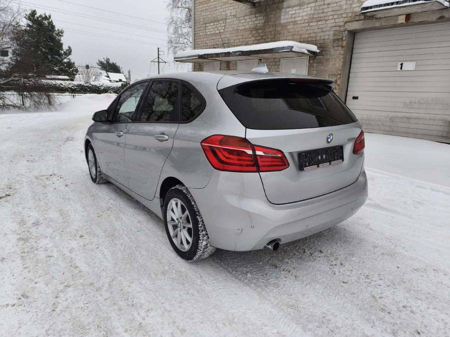 Pelēks BMW 218 Active Tourer 2017 Kelmė, ar dzinēja tilpumu 2.00 L un nobraukumu 219 tūkst. km par 8600 €, foto 4 vietnē AUTOMOTO.COM.LV